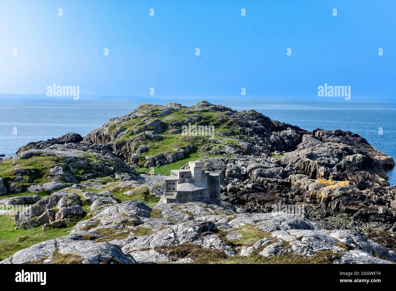 ACHMELVICH SUTHERLAND SCOTLAND A VIEW OF HERMIT'S CASTLE IN SUMMER ...