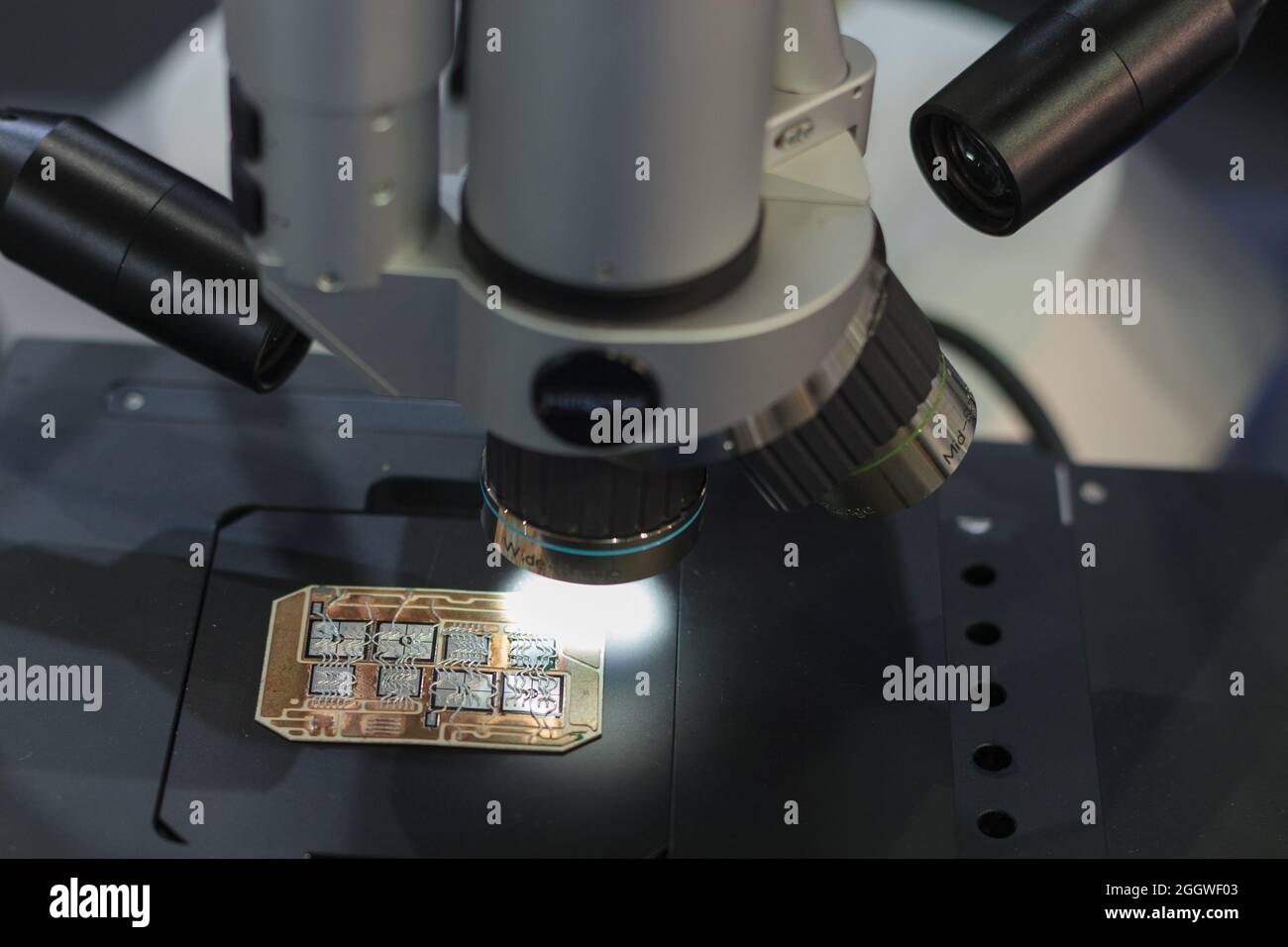 Optical device hi-res stock photography and images - Alamy