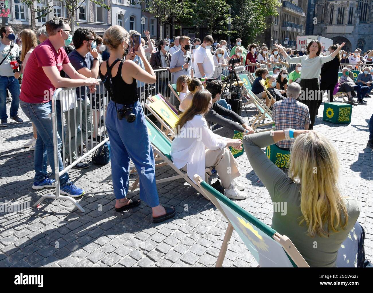 Aachen, Germany. 03rd Sep, 2021. Annalena Baerbock (r), candidate for ...