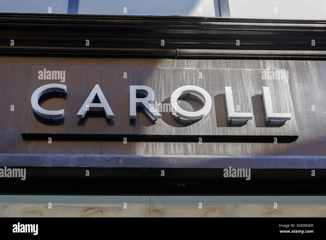 Bordeaux , Aquitaine France - 12 25 2020 : Caroll sign brand and logo ...