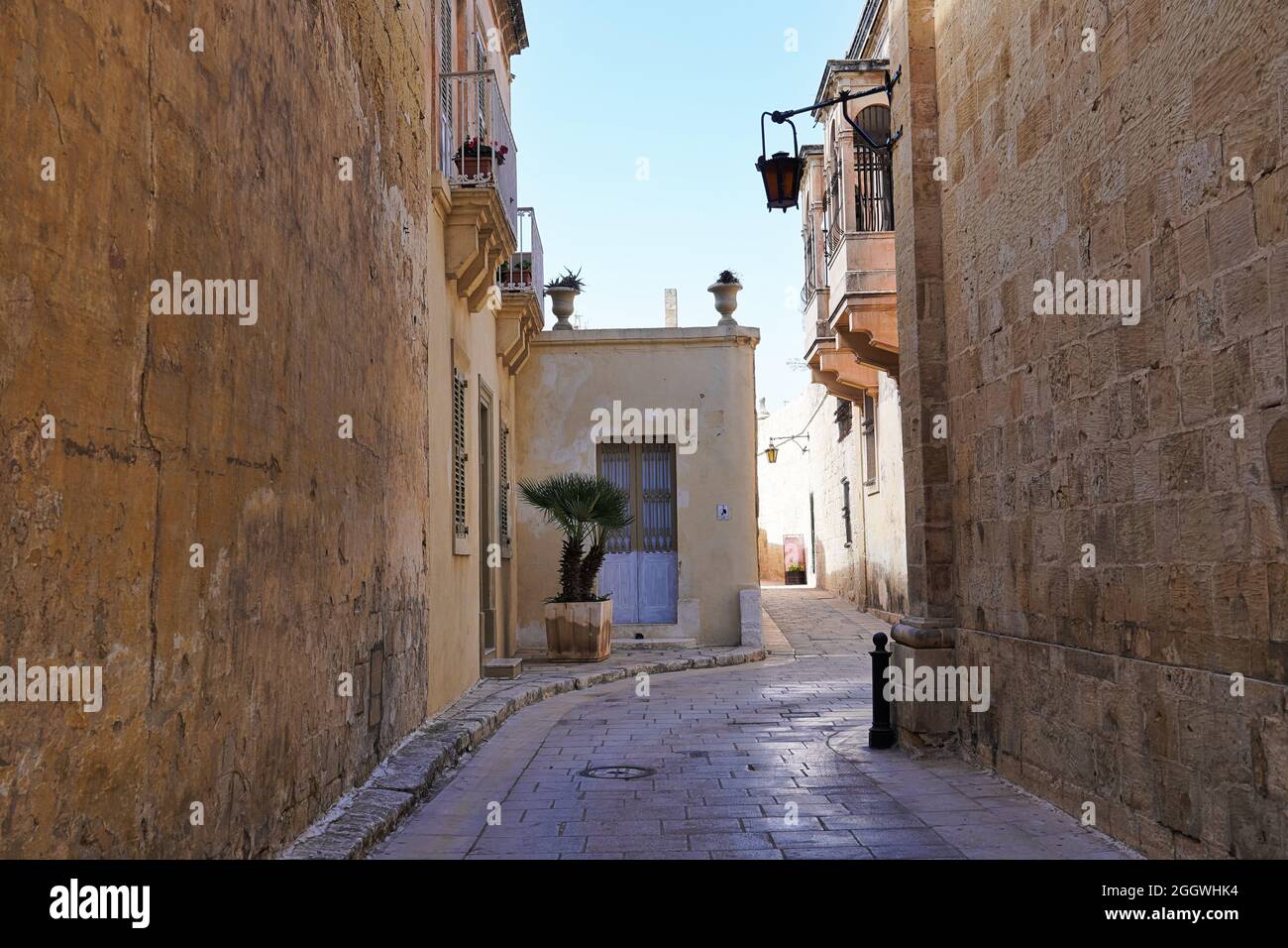 Small beautiful alleys and streets in the former capital Mdina, Malta ...