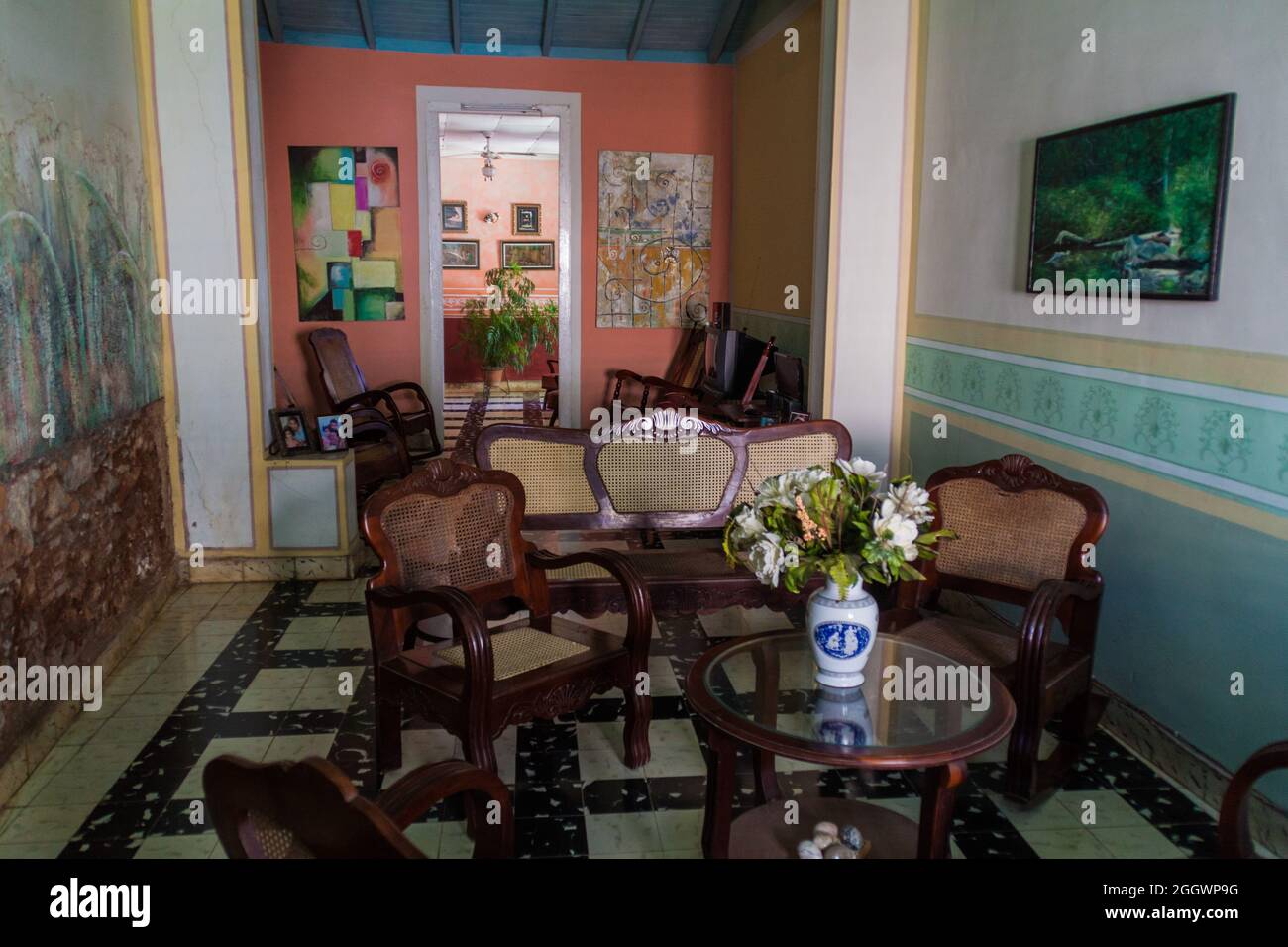 Cuban interior wall hi-res stock photography and images - Alamy