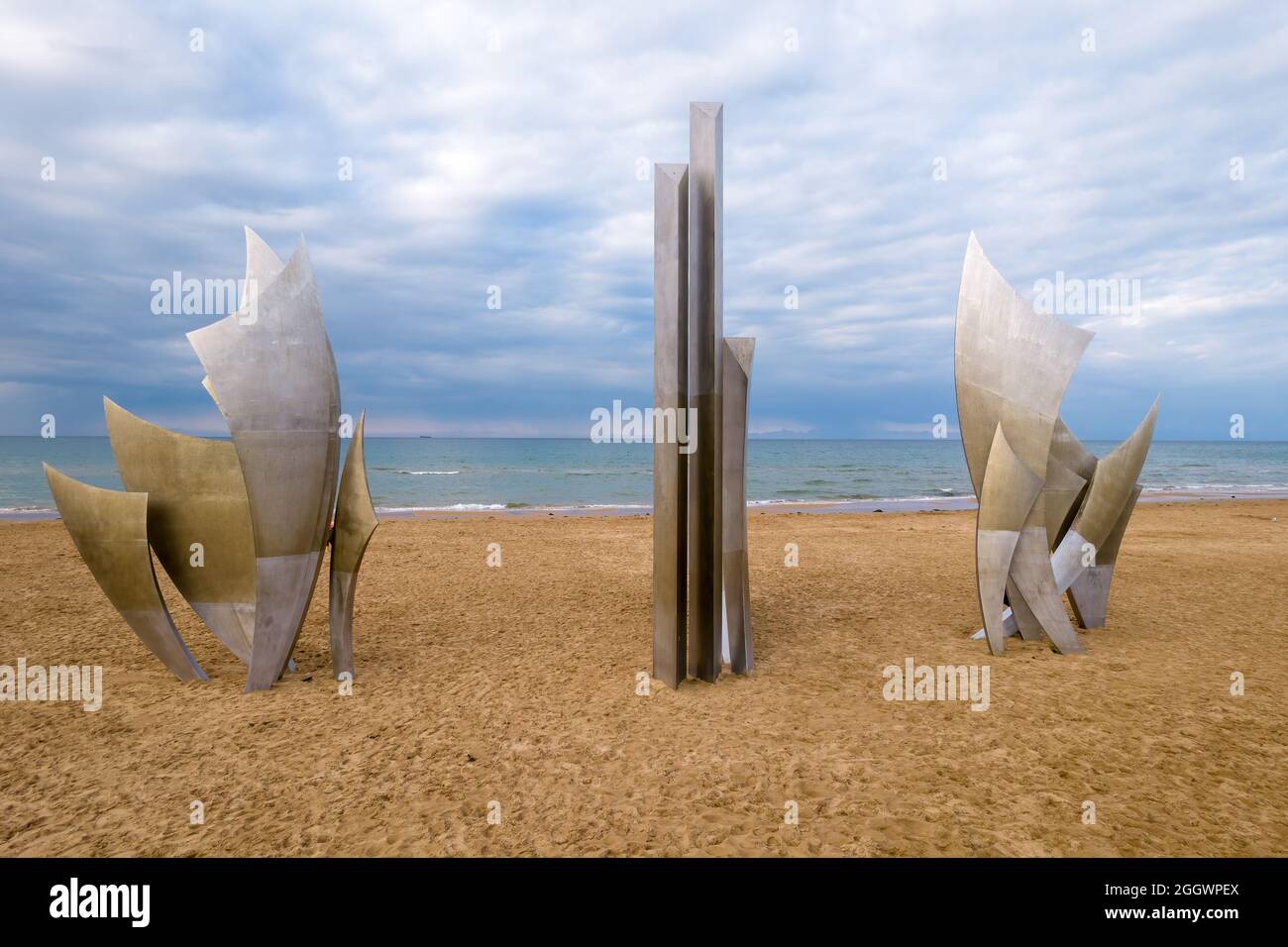 Omaha beach metal artistic sculpture memory of the usa battle of the ...