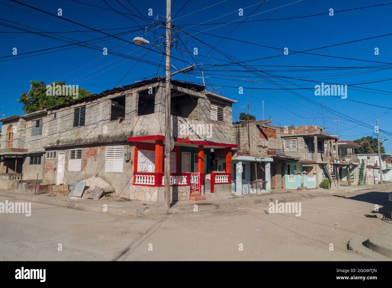 Mess of wires in Guantanamo, Cuba Stock Photo - Alamy