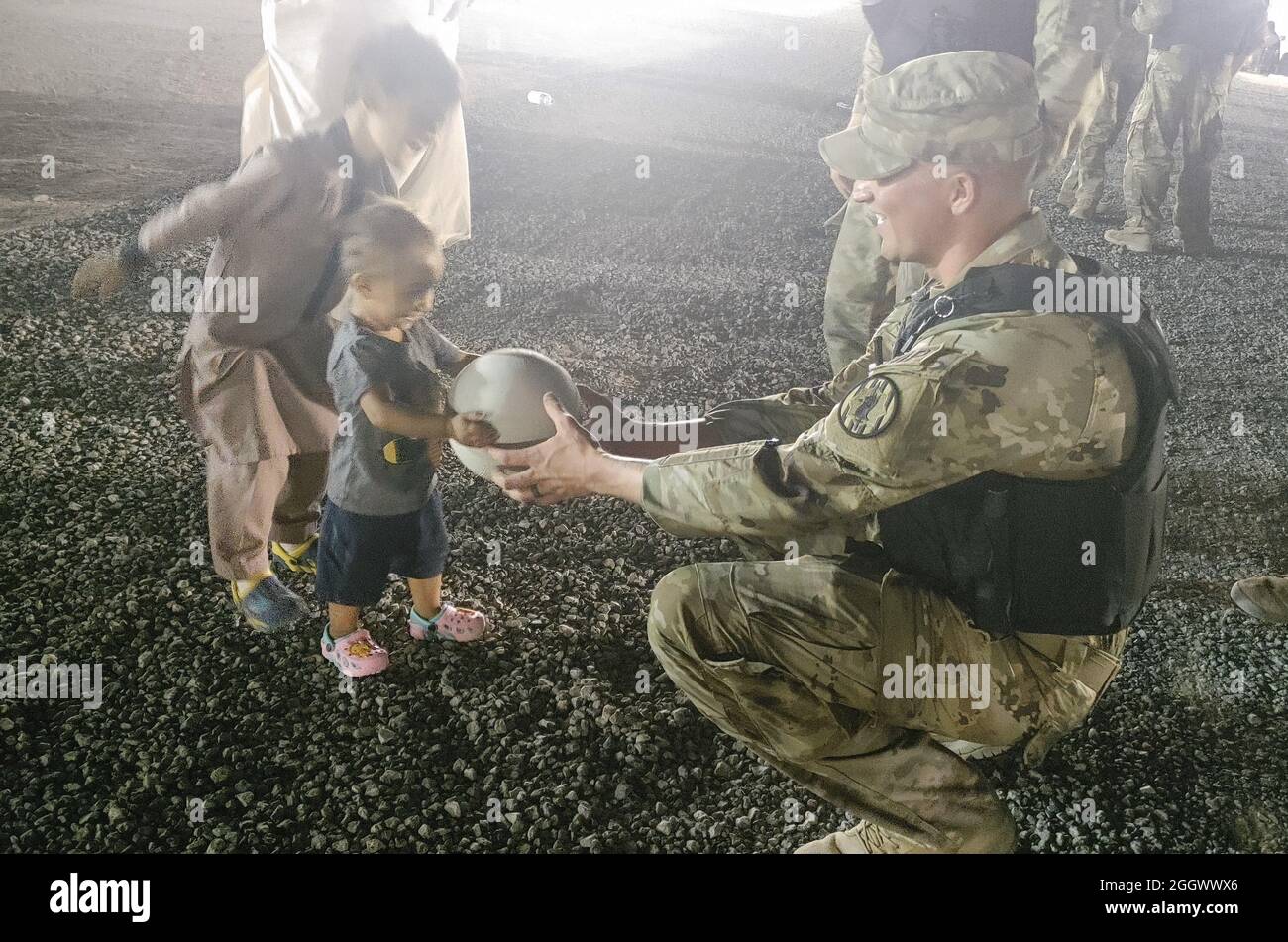 U.S. Army Soldiers from the 89th Military Police Brigade out of Fort ...