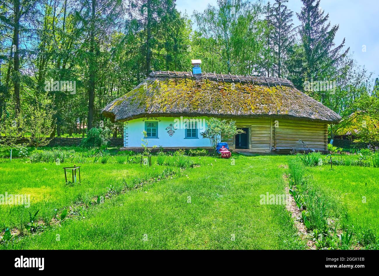 PEREIASLAV, UKRAINE - MAY 22, 2021: The facade of village hata house ...