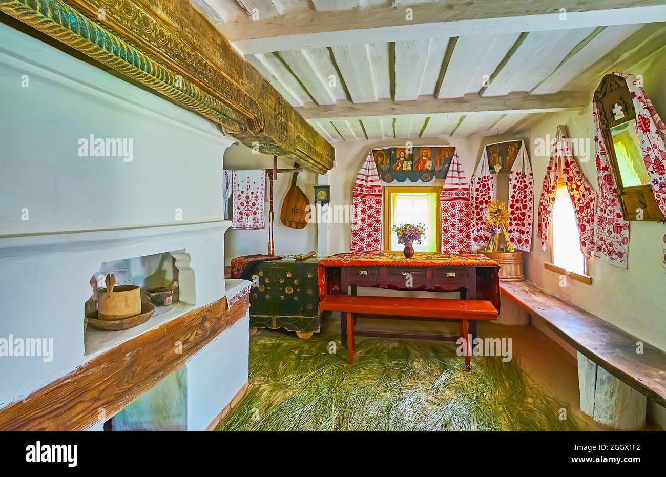 PEREIASLAV, UKRAINE - MAY 22, 2021: Interior of medieval tanner's hata ...