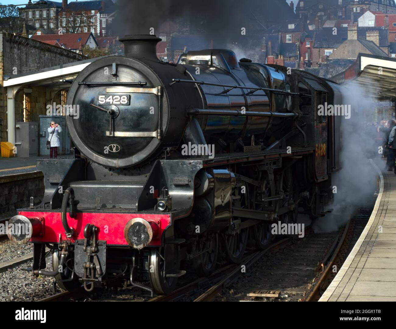 Class 5 steam locomotive terminates at whitby railway station hi-res ...
