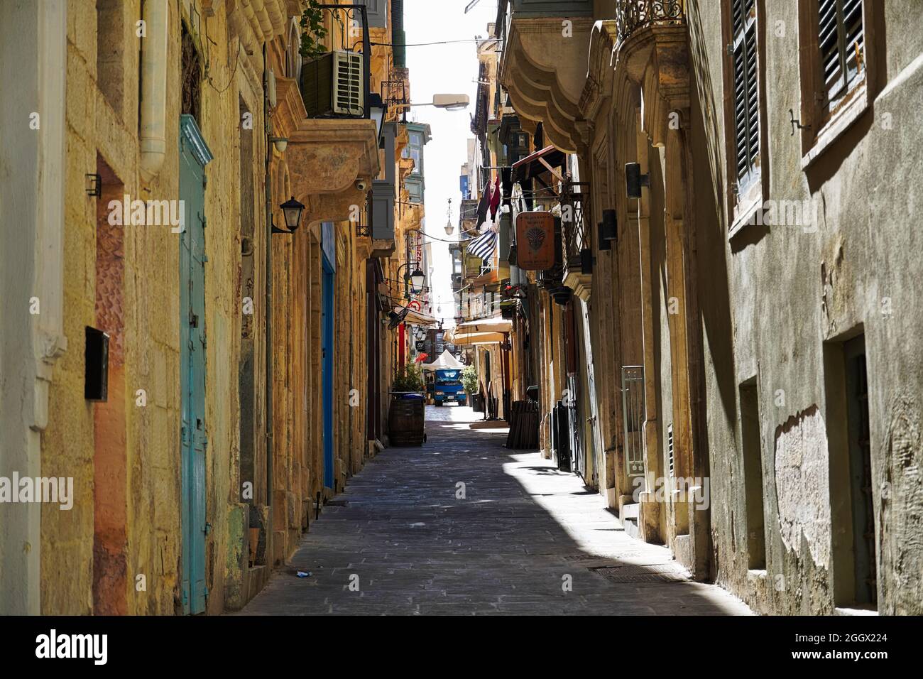 Small beautiful alleys and streets in the former capital Mdina, Malta ...