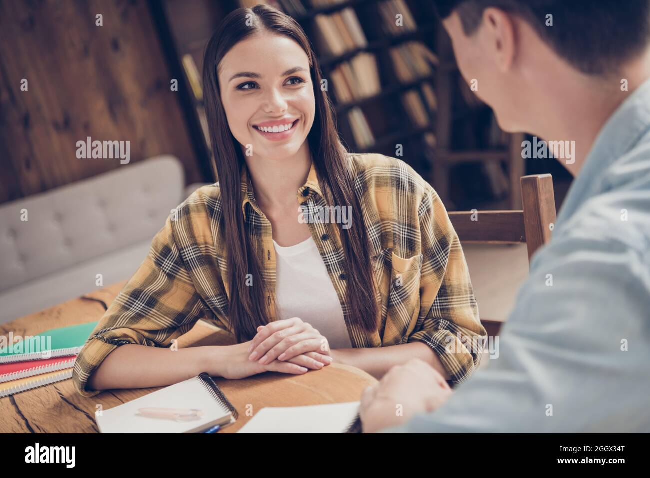 College dorm girl hi-res stock photography and images - Alamy