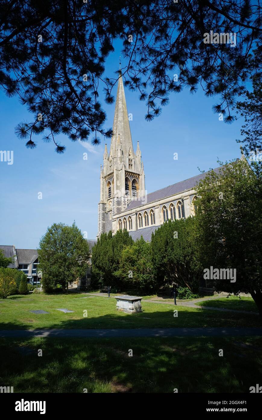 Sunny vertical spire hi-res stock photography and images - Alamy