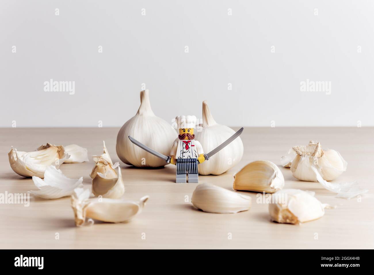 Garlic peeling process. Illustrative editorial. September 02, 2021 ...