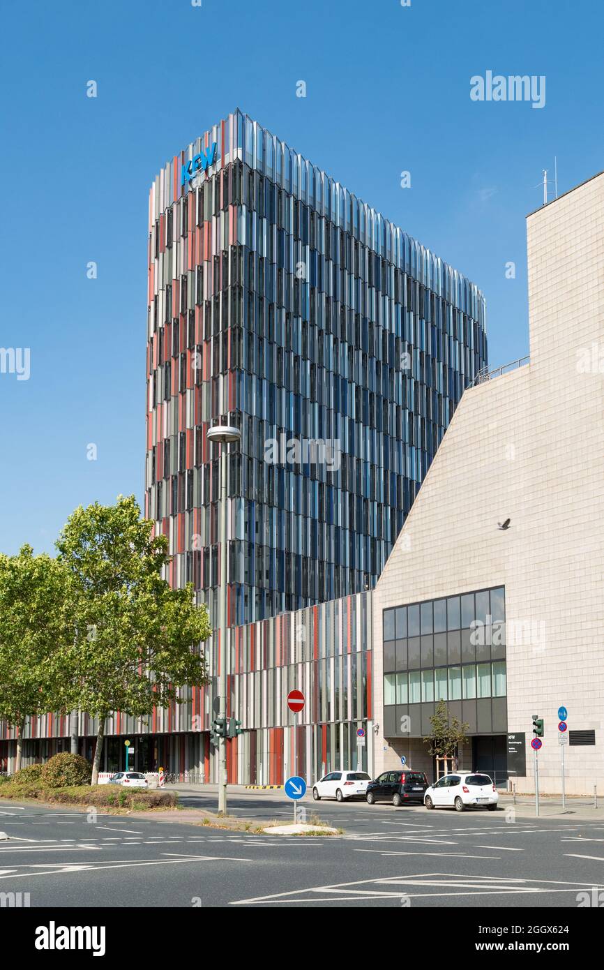 Kfw investment and development bank hi-res stock photography and images ...