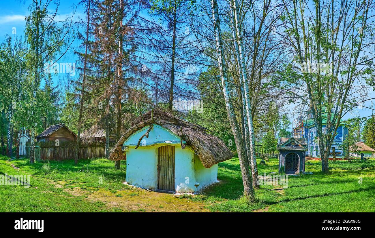 Slavic house hi-res stock photography and images - Alamy