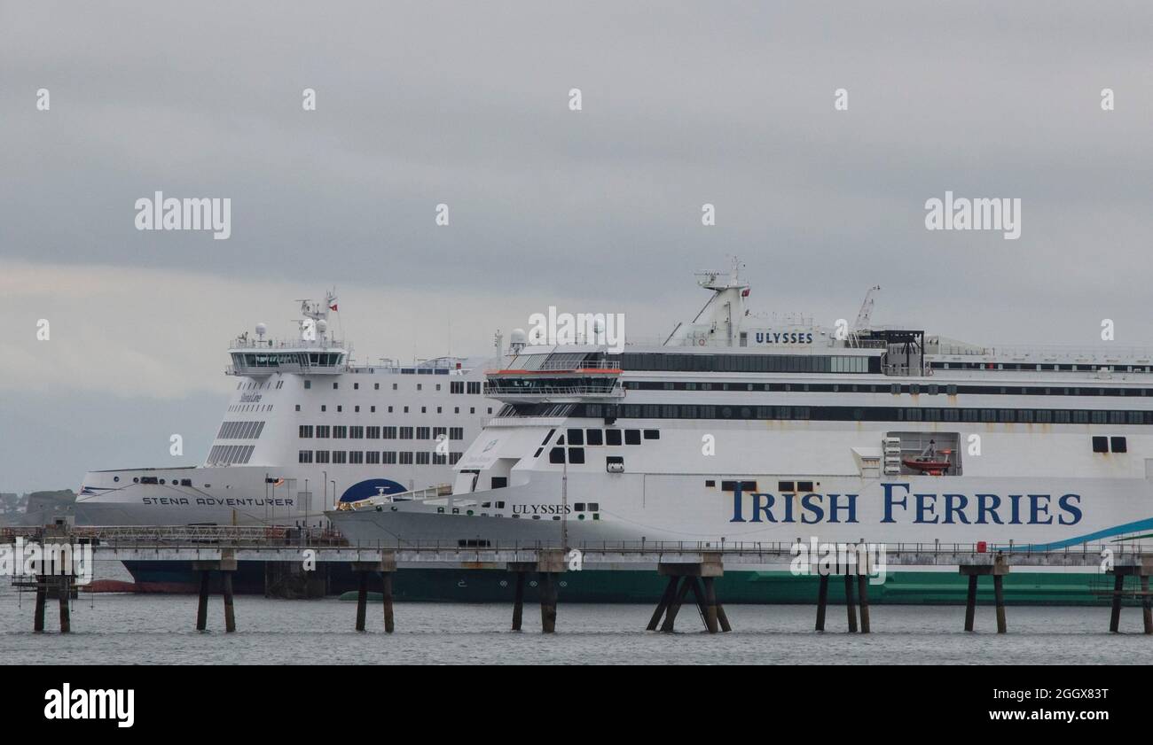 Holyhead ferry hi-res stock photography and images - Alamy