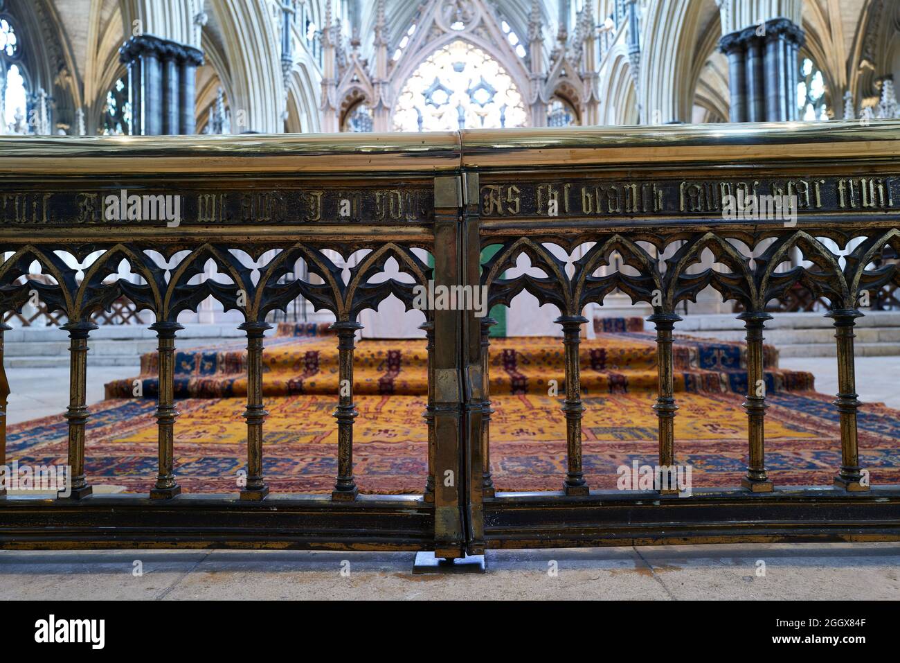Altar rails hi-res stock photography and images - Alamy