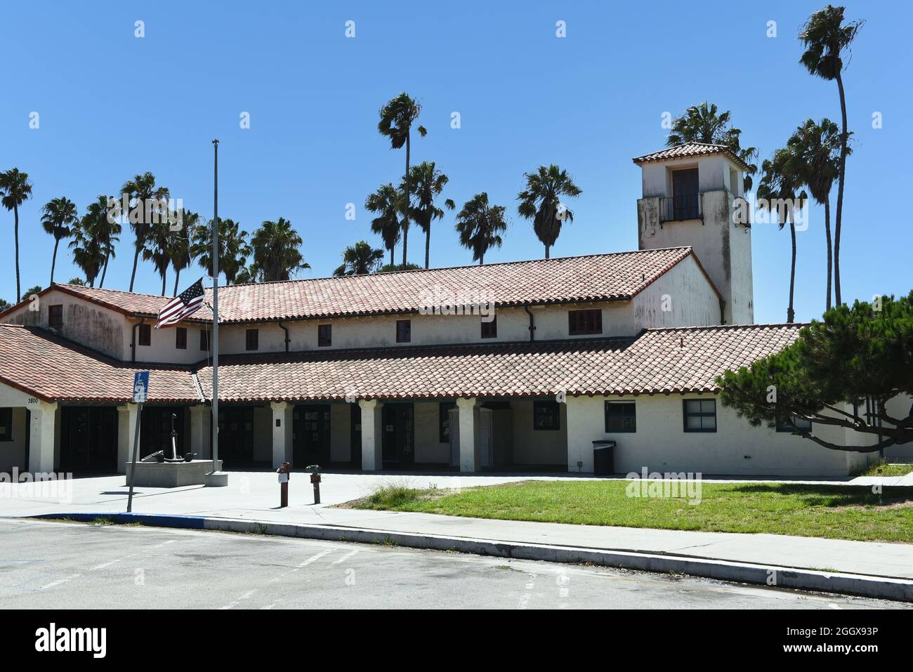 SAN PEDRO, CALIFORNIA - 27 AUG 2021: The Cabrillo Beach Bathhouse ...