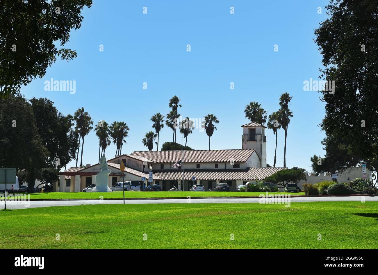 SAN PEDRO, CALIFORNIA - 27 AUG 2021: The Cabrillo Beach Bathhouse ...