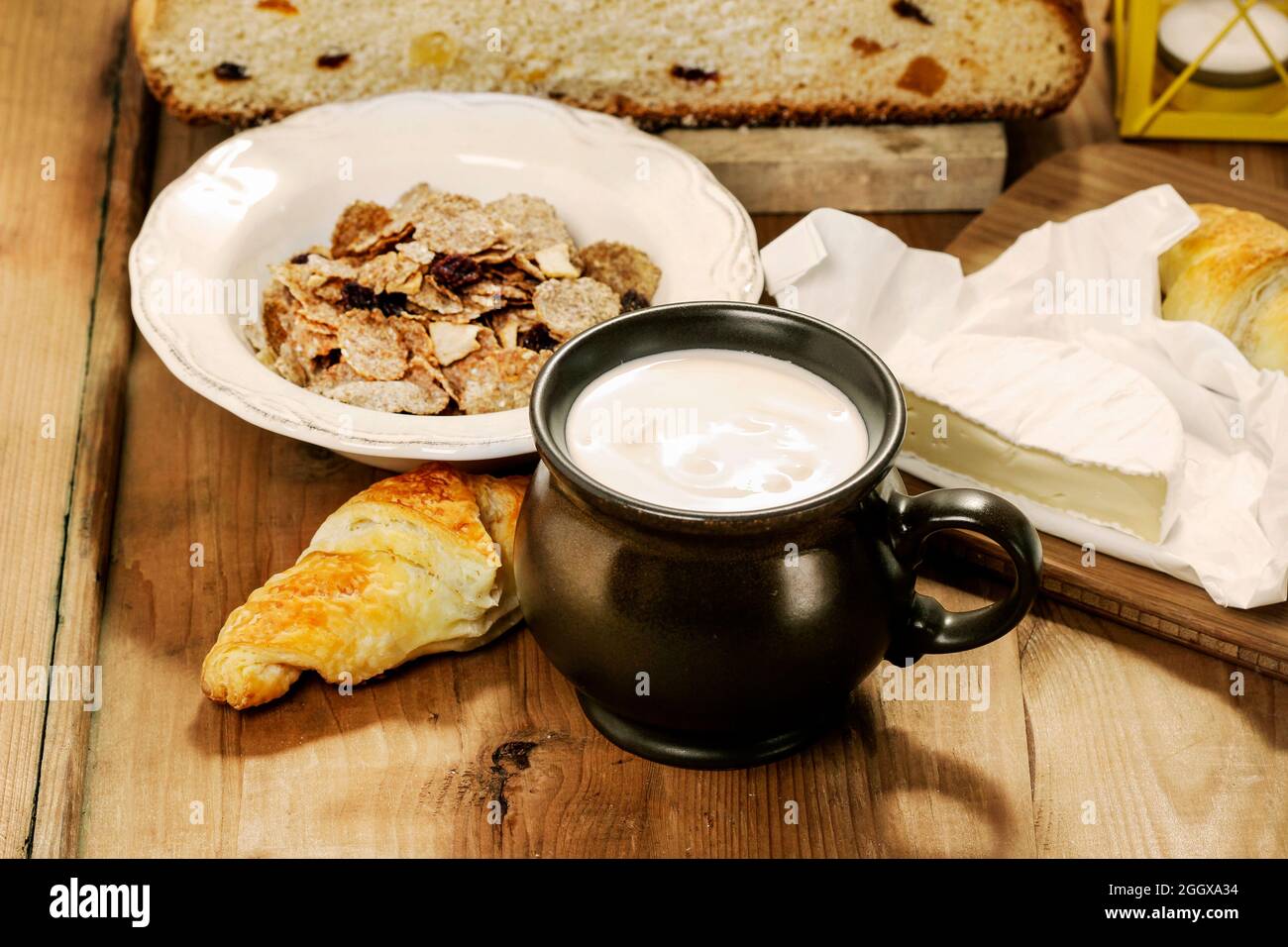 Traditional country breakfast. Healthy food Stock Photo - Alamy