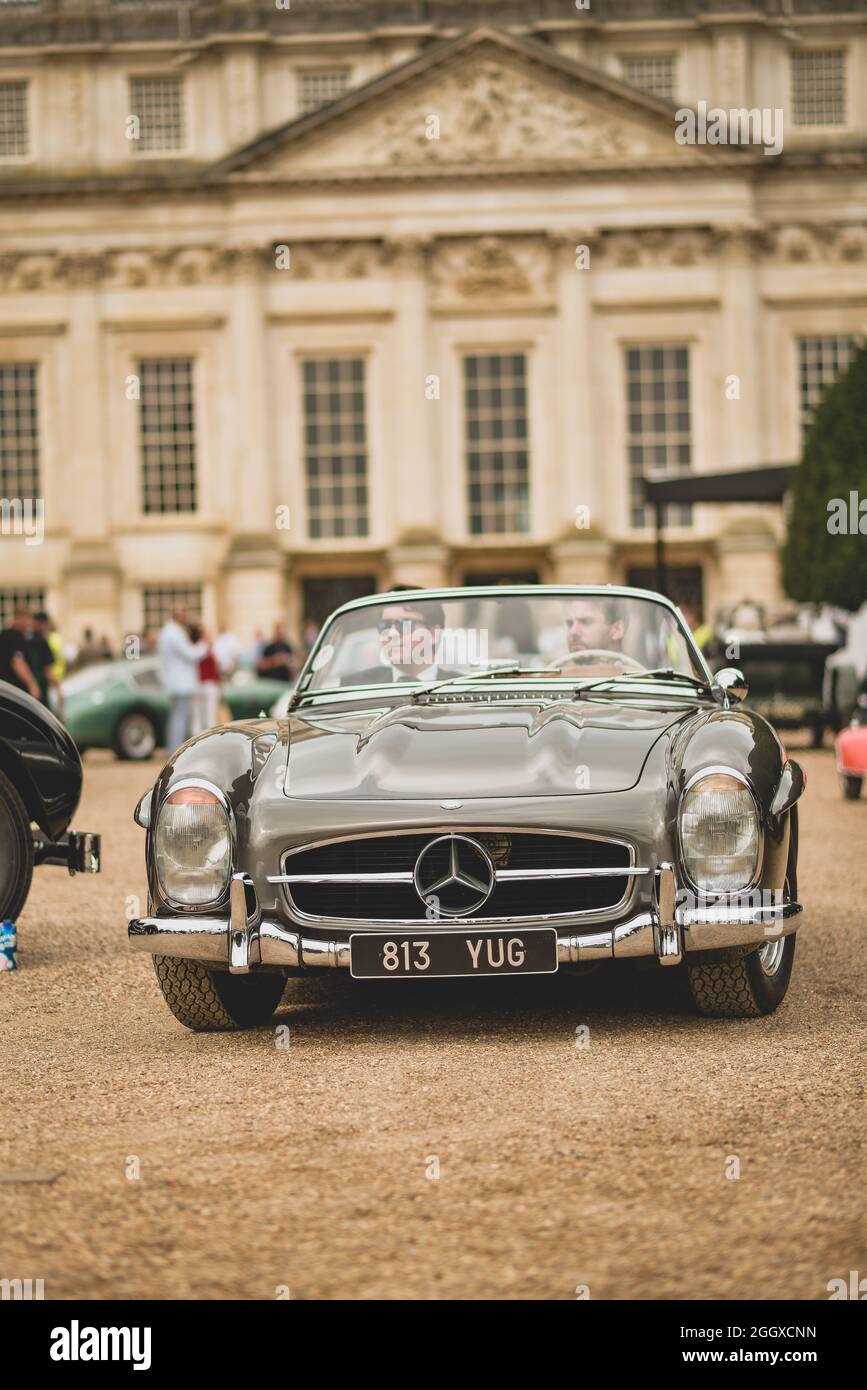 Hampton Court Palace, London, UK. 3rd September 2021. Exhibitors, drivers and members of the ...