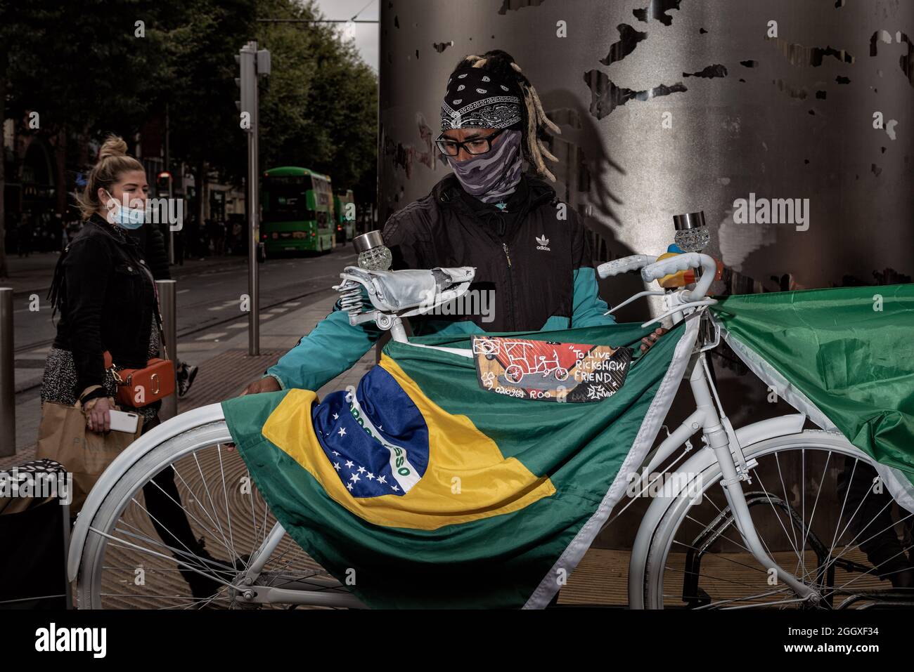 Delivery rider accident hi-res stock photography and images - Alamy