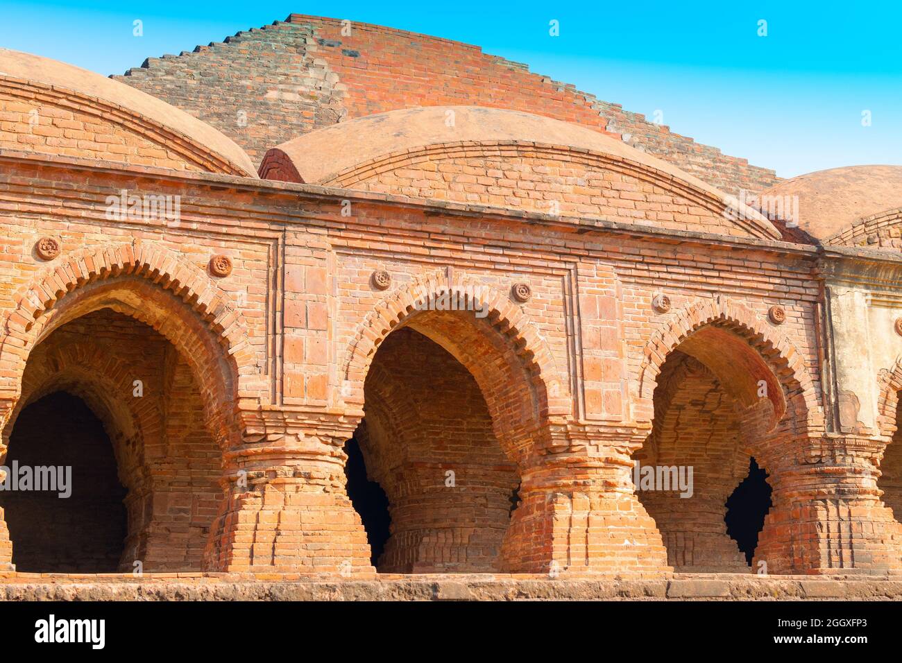 Arches of Rasmancha, oldest brick temple of India -tourist attraction ...