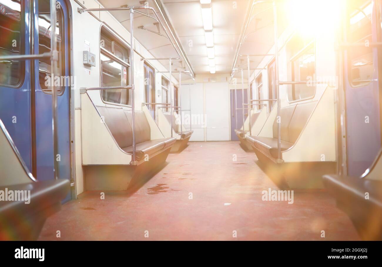 Subway car with empty seats. Empty subway car Stock Photo - Alamy