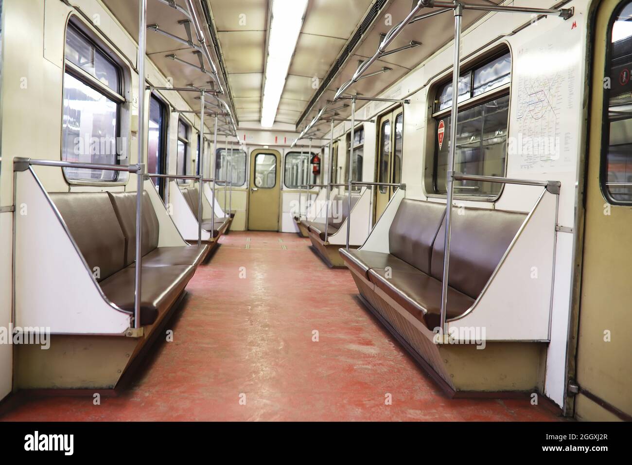 Subway car with empty seats. Empty subway car Stock Photo - Alamy