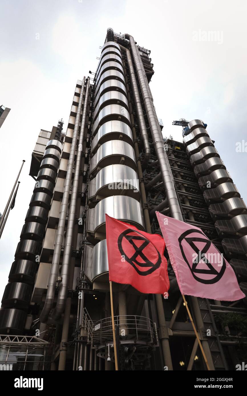 London, UK. 3rd Sep, 2021. Activists from Extinction Rebelllion (XR ...