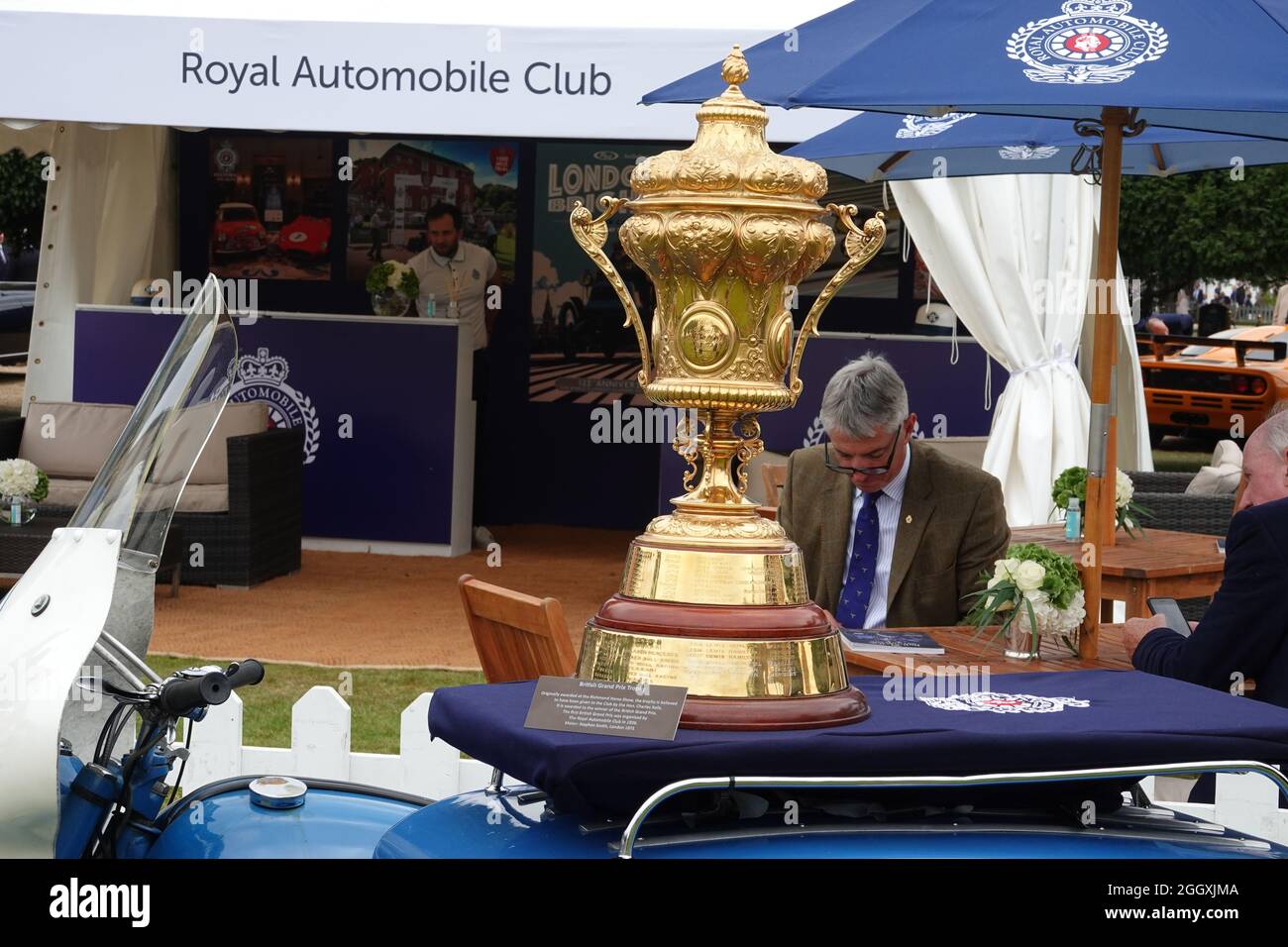 Hampton Court, Surrey, UK. 3rd Sep, 2021. Scenes from the famous ...