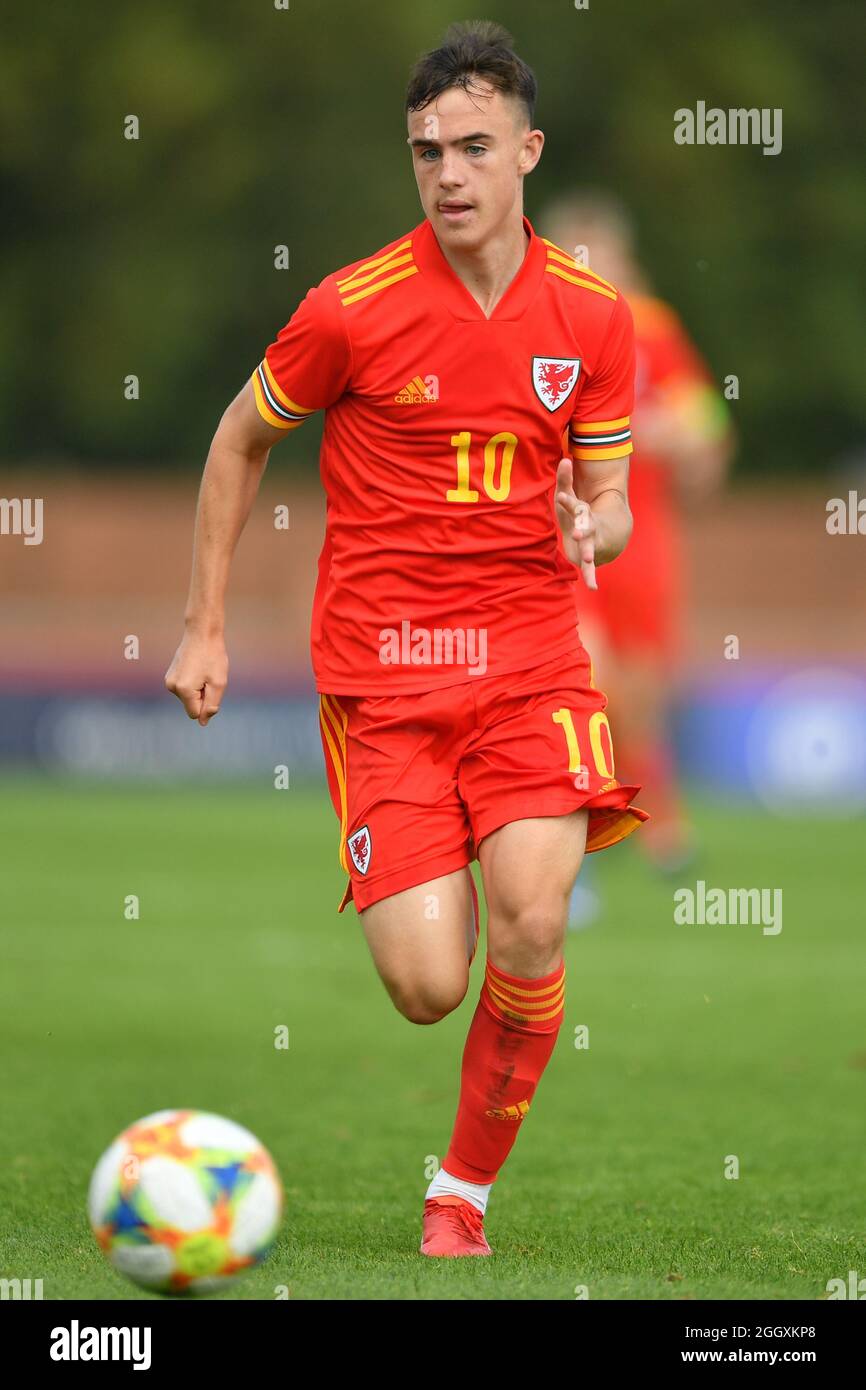 Luke harris wales hi-res stock photography and images - Alamy