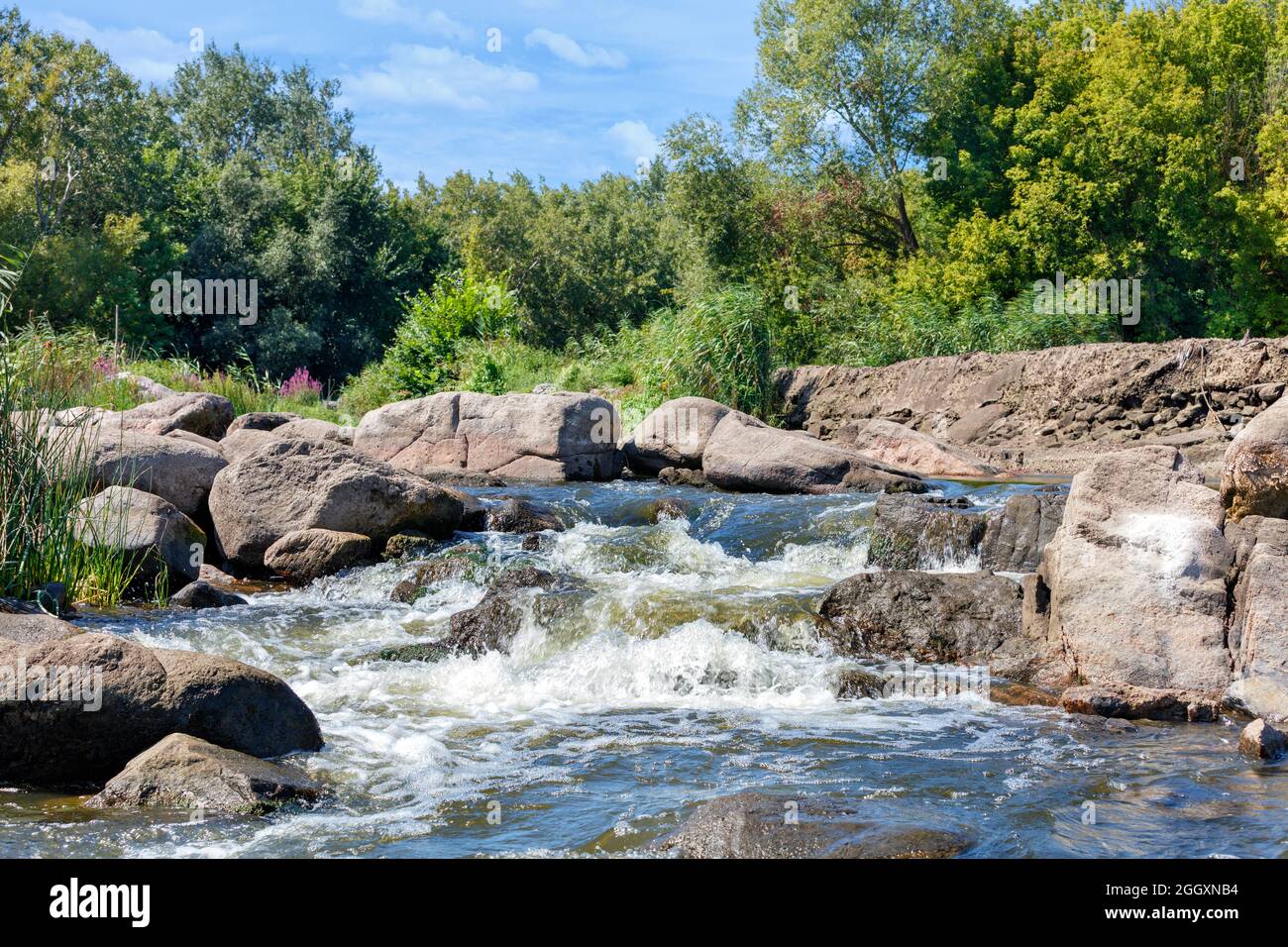 Pond stream boulders hi-res stock photography and images - Alamy