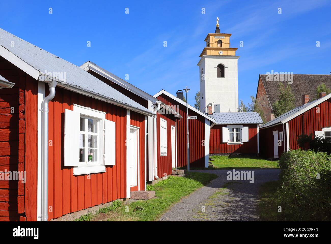 Red painted cabins hi-res stock photography and images - Alamy