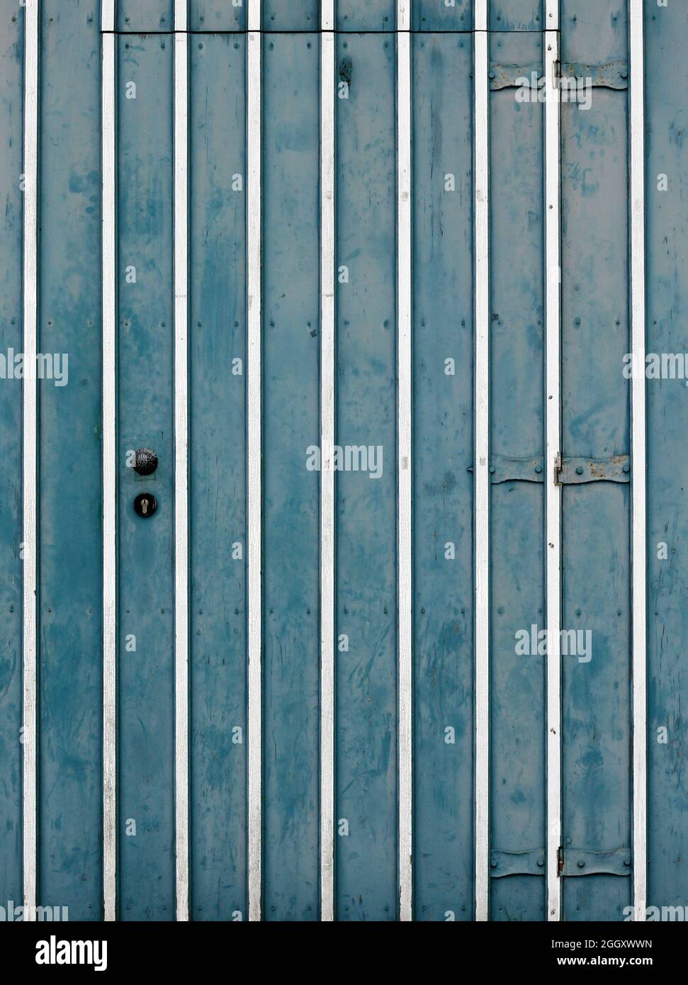 Striped iron gate texture background Stock Photo - Alamy
