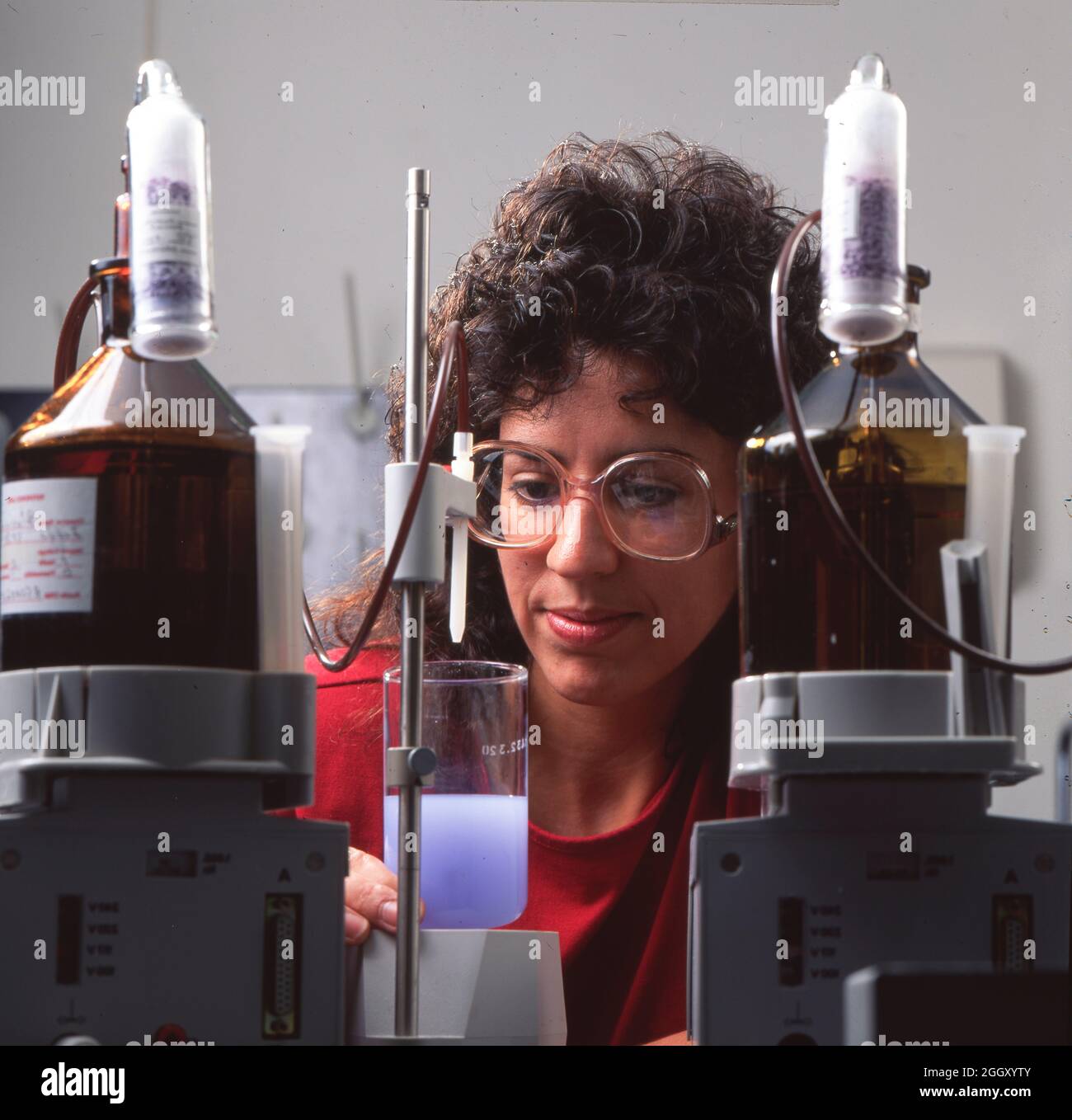 Analyist hi-res stock photography and images - Alamy