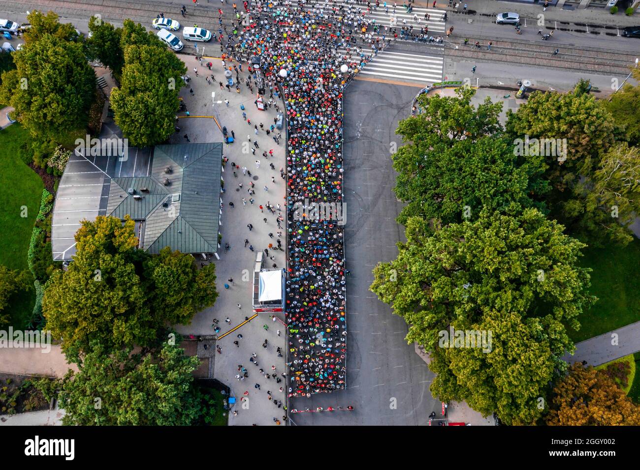 Aerial view on crowd of people who is starting their run Stock Photo ...
