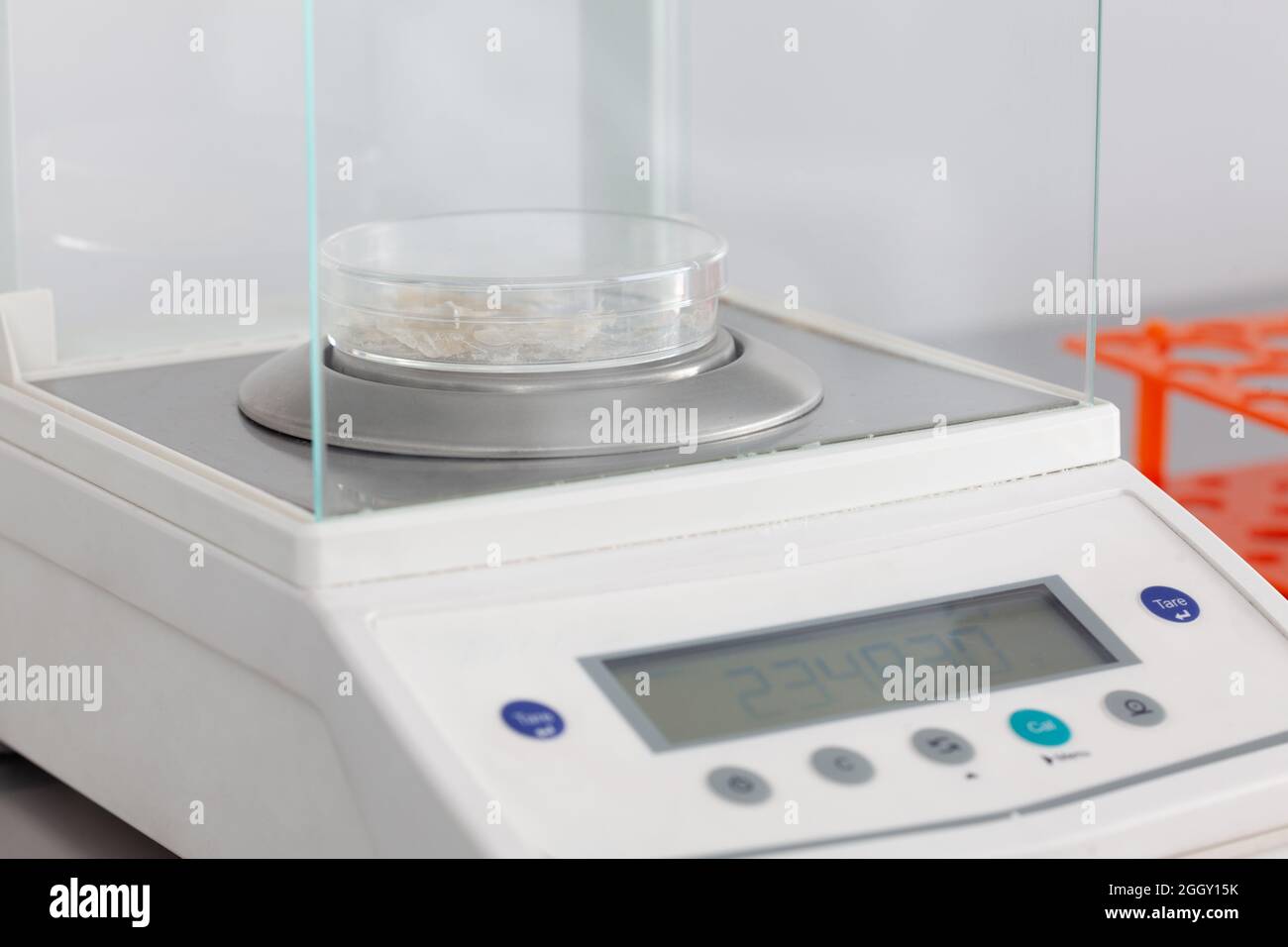 Science lab analytical balance hi-res stock photography and images - Alamy
