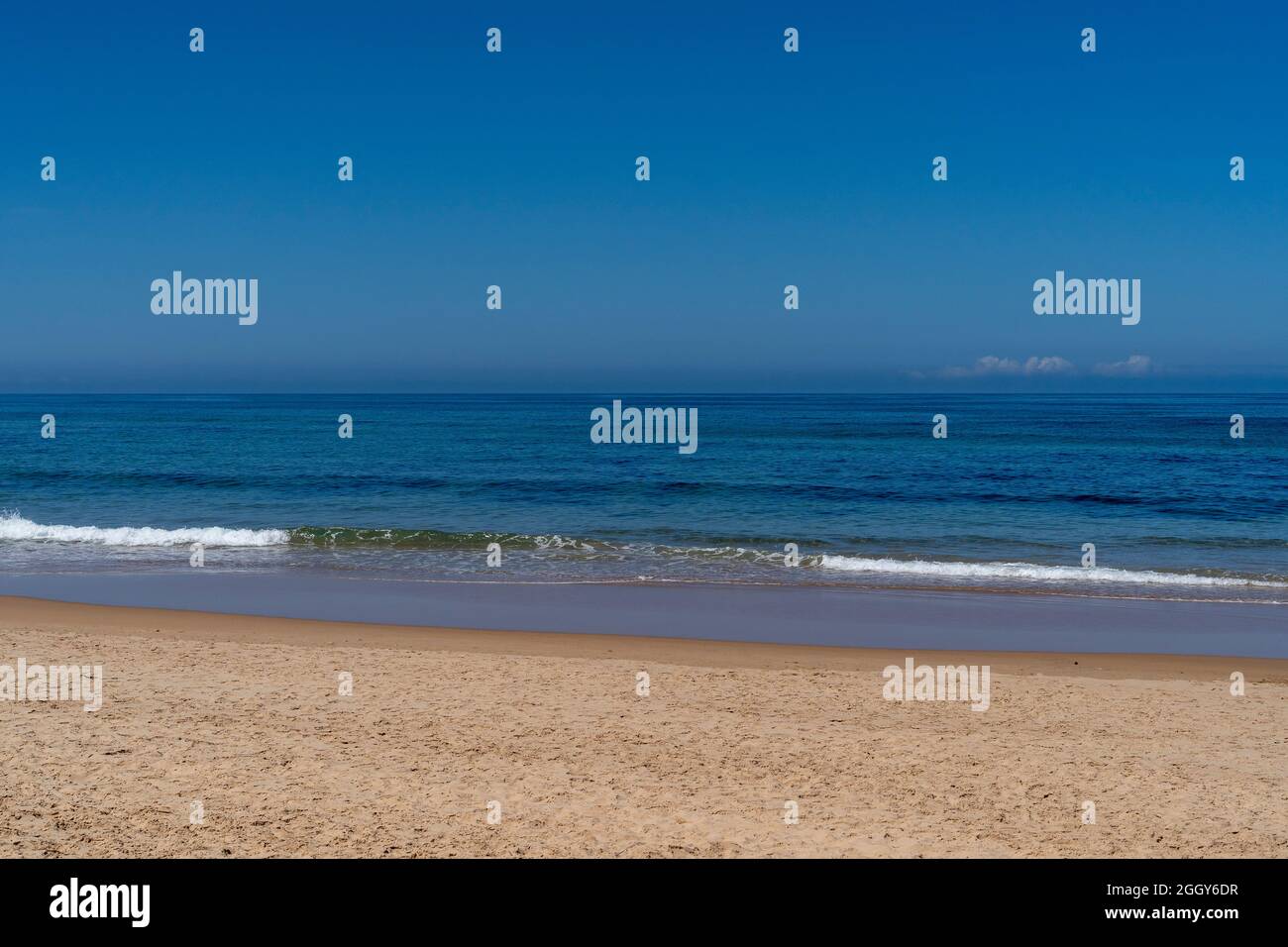 Ocean shore sea hi-res stock photography and images - Alamy