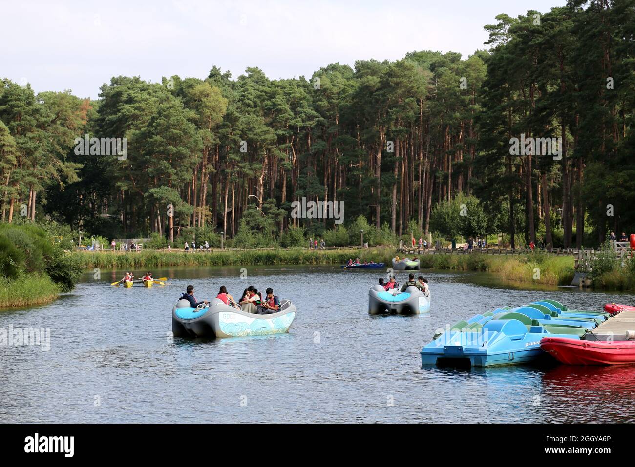 Watersports Lake, Waterfront, Center Parcs Woburn Forest, Fordfield ...