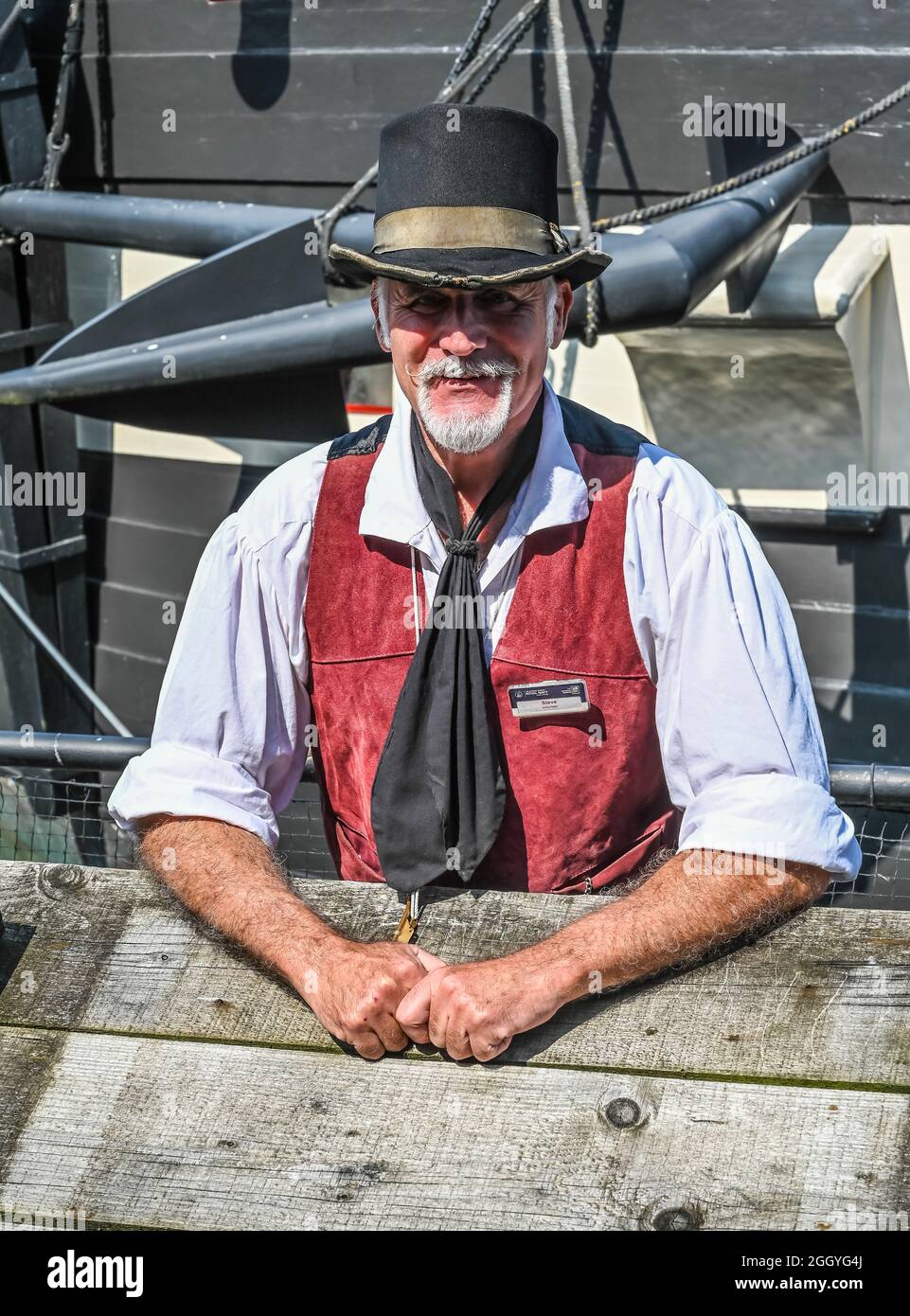 This scene is of a Victorian era Fish-monger at the quayside by the ...