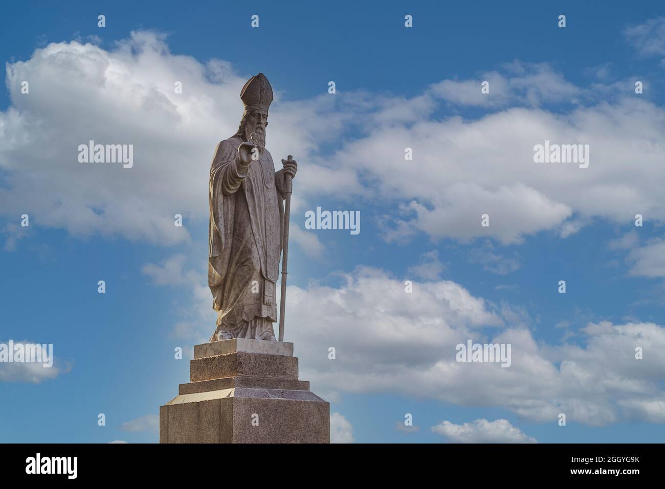 Saint patrick statue hi-res stock photography and images - Alamy