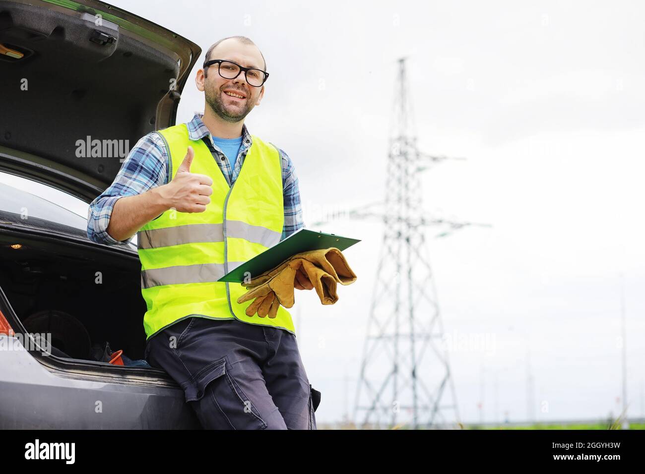 Utility industrial field engineer hi-res stock photography and images ...