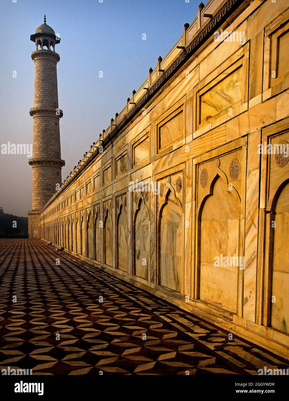 Taj Mahal side wall, tiled floor and tower Stock Photo - Alamy