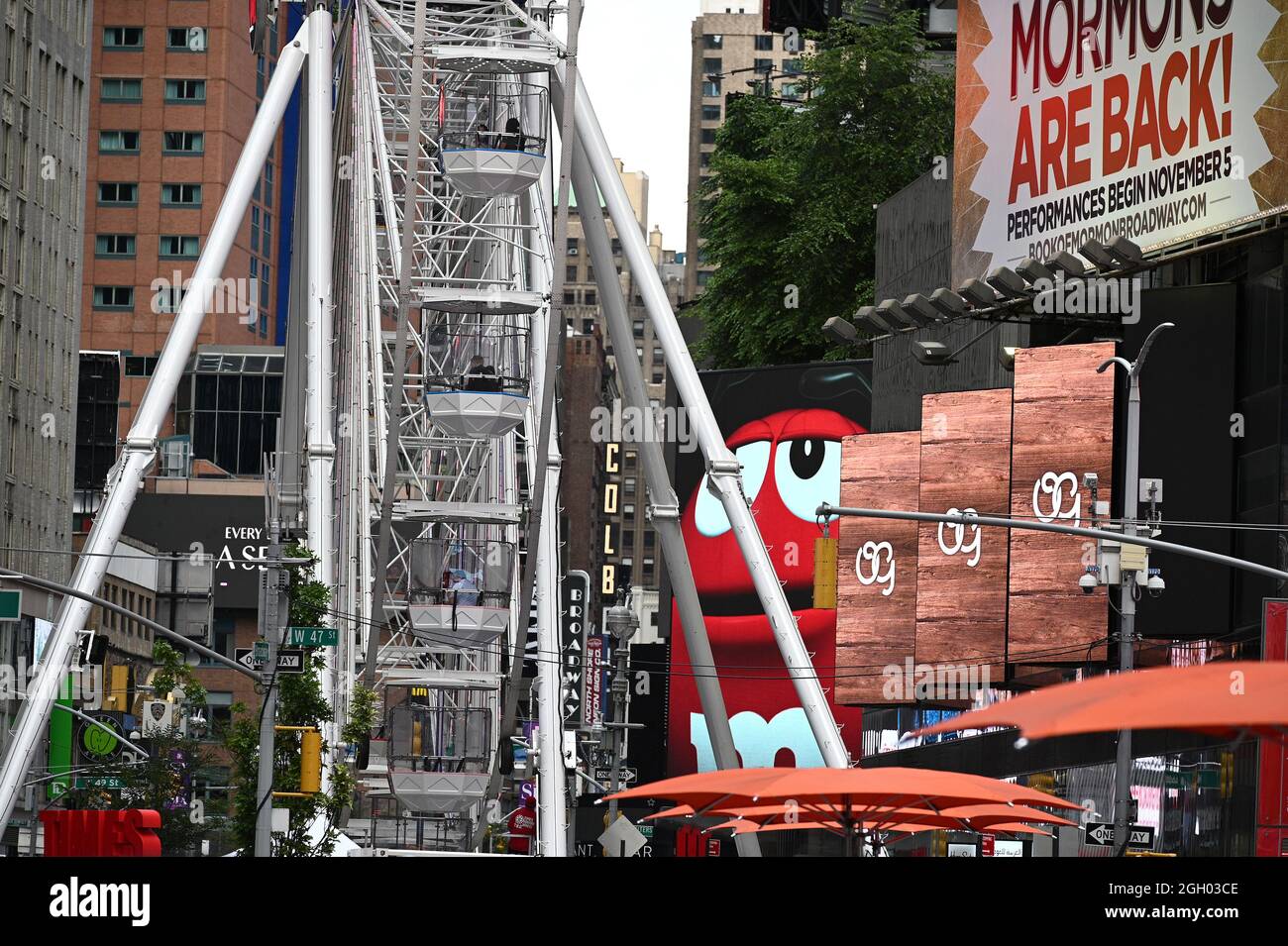 New York City, USA. 03rd Sep, 2021. People are seen riding a ferris ...