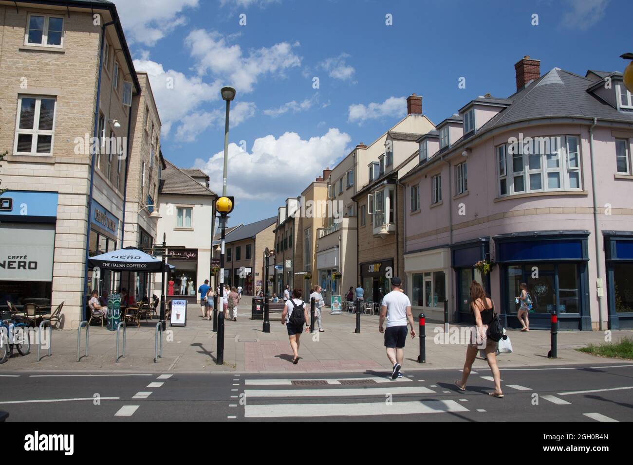 Witney shops shopping hi-res stock photography and images - Alamy