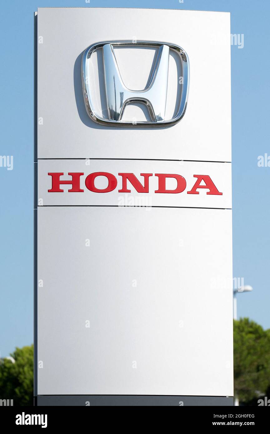 A shop sign of HONDA, on September 03, 2021 in Angouleme, France. Photo ...