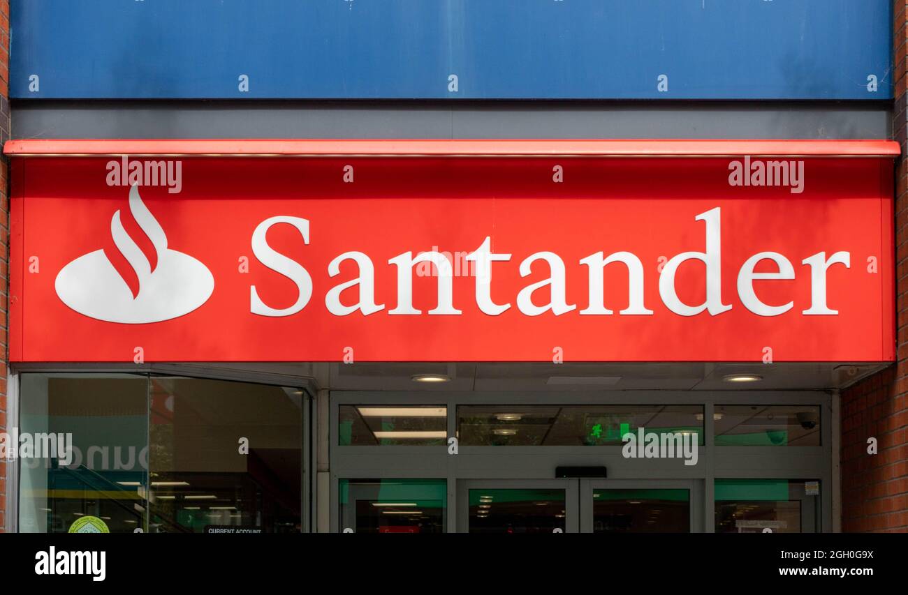 Santander bank sign hi-res stock photography and images - Alamy