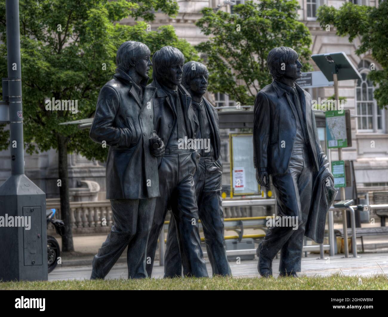 Beatles statue liverpool hi-res stock photography and images - Alamy