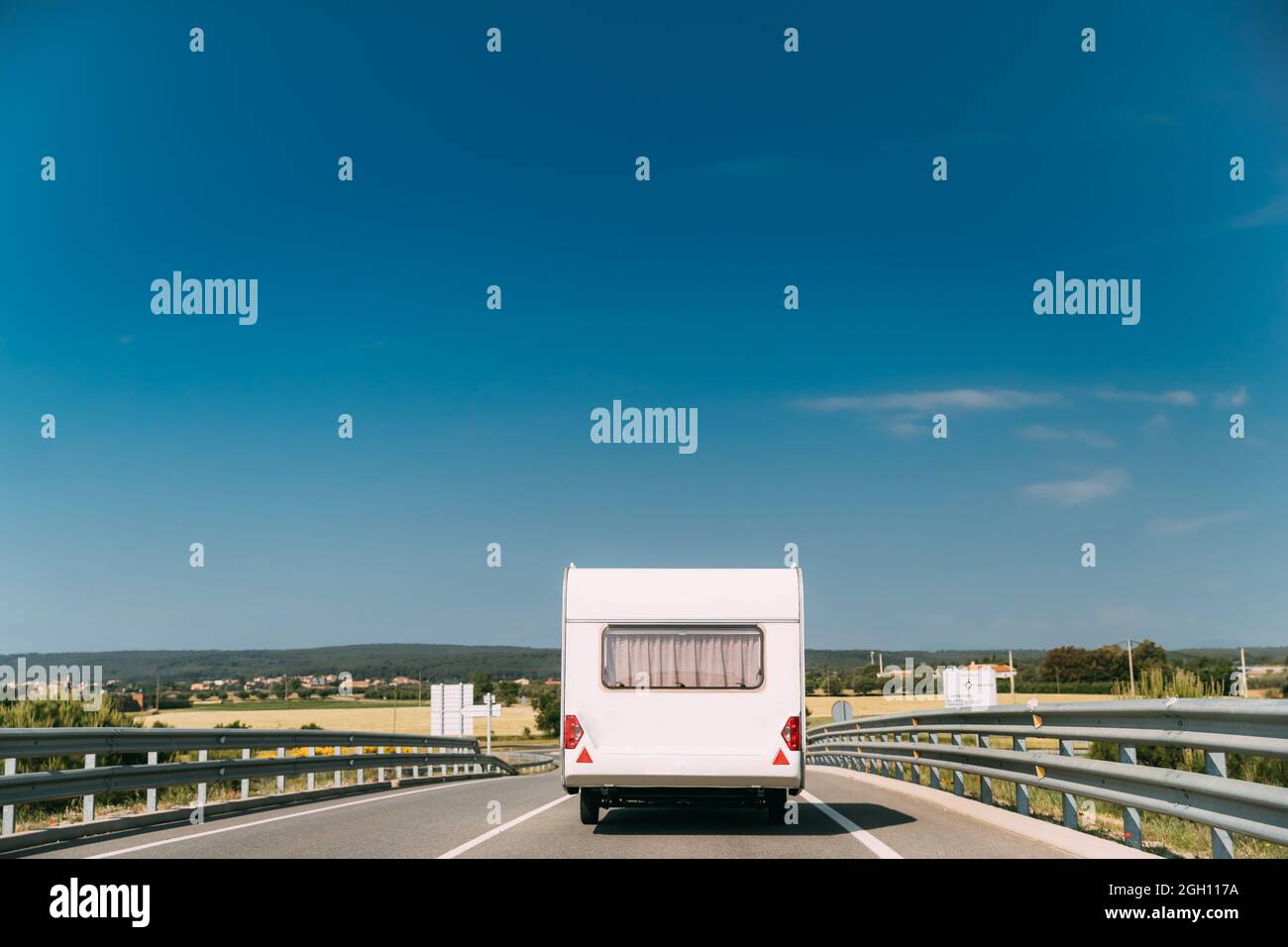 White van on motorway hi-res stock photography and images - Alamy