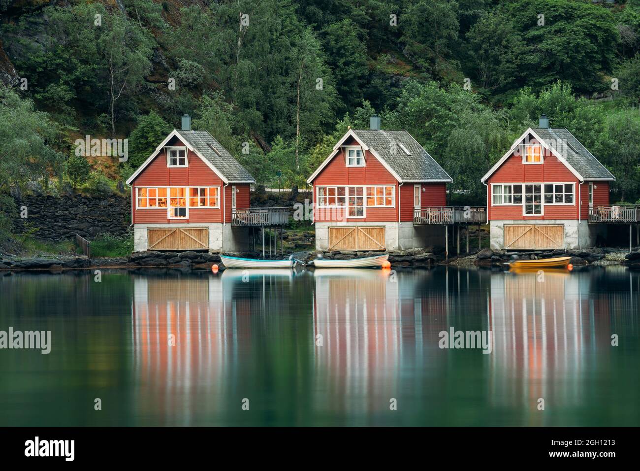 Dock side in the village hi-res stock photography and images - Alamy